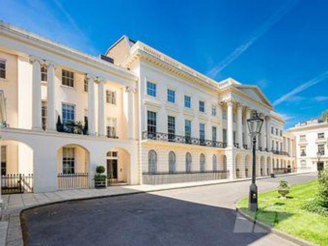 2 Bedrooms Flat for sale in Clarence Terrace, Regents Park NW1