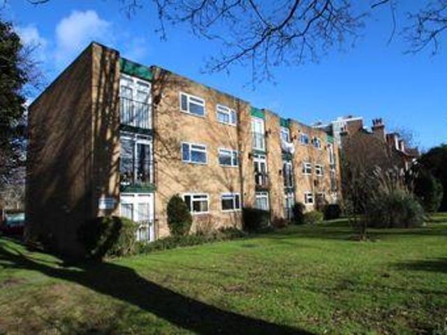 2 Bedrooms Flat for sale in Clive House, 155 Lower Addiscombe Road, Croydon. CR0