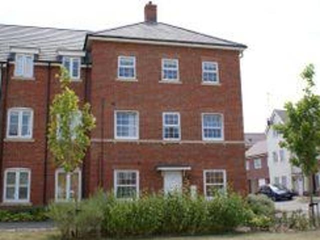 2 Bedrooms Flat for sale in Clover Rise, Woodley, Reading, Berkshire RG5