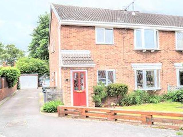 2 Bedrooms Flat for sale in Cranford Gardens, Royston, Barnsley S71