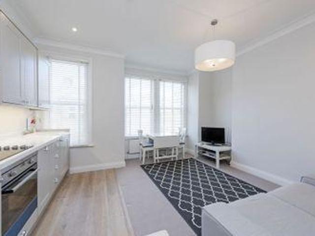 2 Bedrooms Flat for sale in Credenhill Street, London SW16