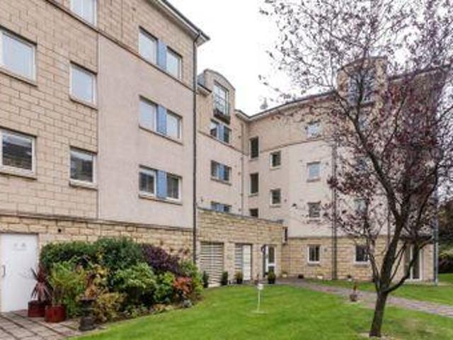 2 Bedrooms Flat for sale in Crewe Road North, Crewe, Edinburgh EH5