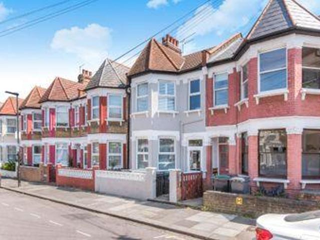2 Bedrooms Flat for sale in Crossfield Road, London N17
