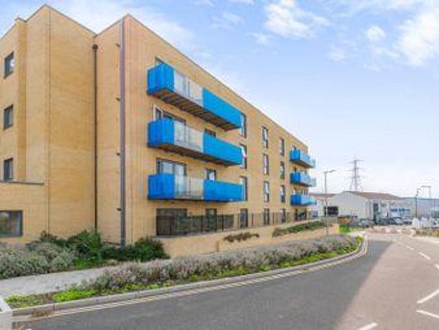 2 Bedrooms Flat for sale in Crossness Road, Barking IG11