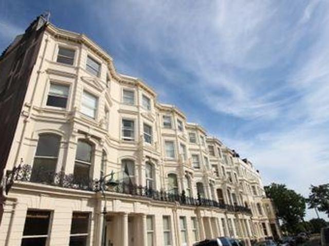 2 Bedrooms Flat for sale in Crown Close, Palmeira Avenue, Hove BN3