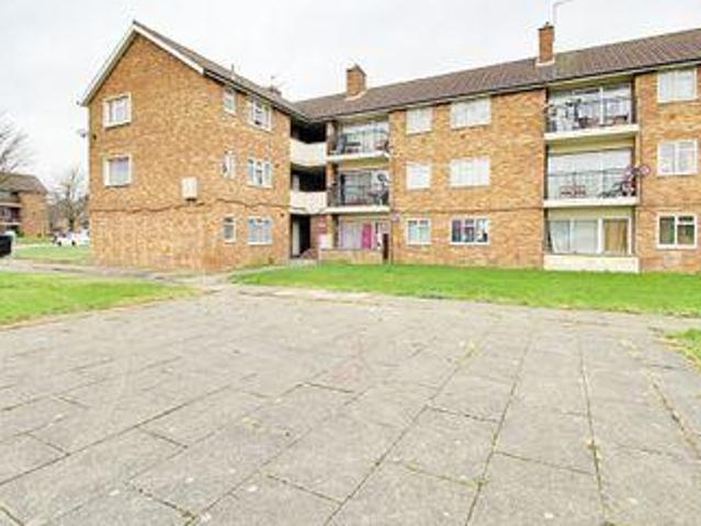 2 Bedrooms Flat for sale in Croyde Avenue, Hayes UB3