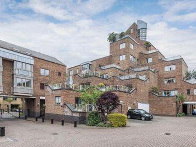 2 Bedrooms Flat for sale in Cumberland Mills, Isle Of Dogs, London E14