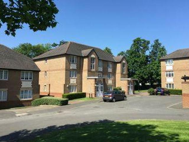 2 Bedrooms Flat for sale in Cunard Crescent, London N21