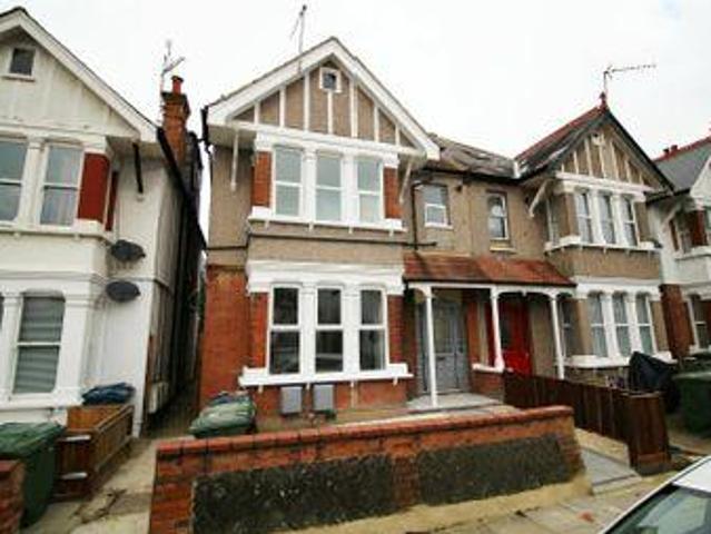 2 Bedrooms Flat for sale in Cunningham Park, Harrow HA1