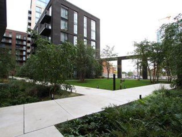 2 Bedrooms Flat for sale in Ambassador Building, New Union Square, Nine Elms SW11