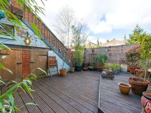 2 Bedrooms Flat for sale in Ancona Road, London NW10