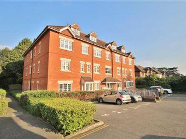 2 Bedrooms Flat for sale in Abingdon Court, 9 Heathside Road, Woking, Surrey GU22