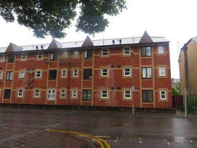 2 Bedrooms Flat for sale in Adamsdown Square, Adamsdown, Cardiff CF24