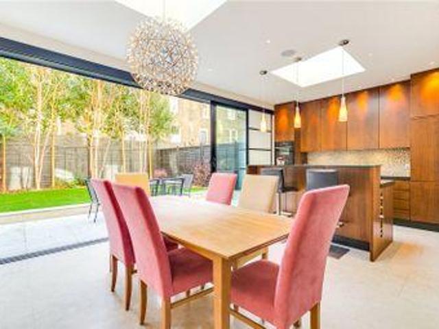 2 Bedrooms Flat for sale in Addison Gardens, London W14