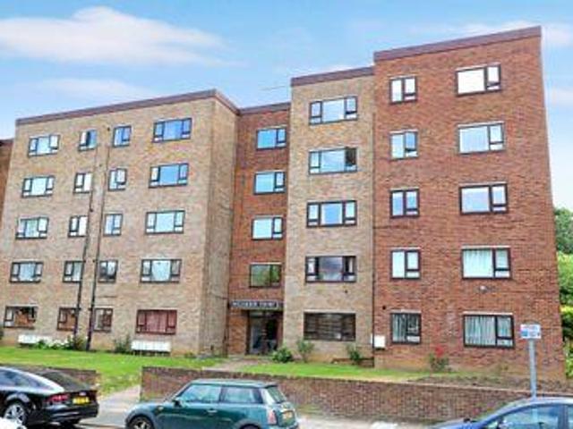 2 Bedrooms Flat for sale in Adelaide Road, Surbiton KT6