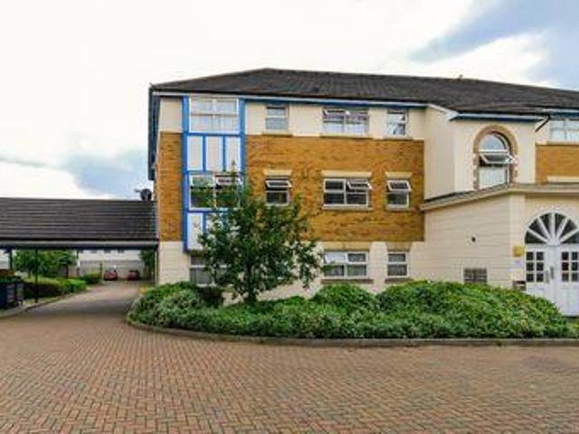 2 Bedrooms Flat for sale in Adeliza Close, Barking, Essex IG11