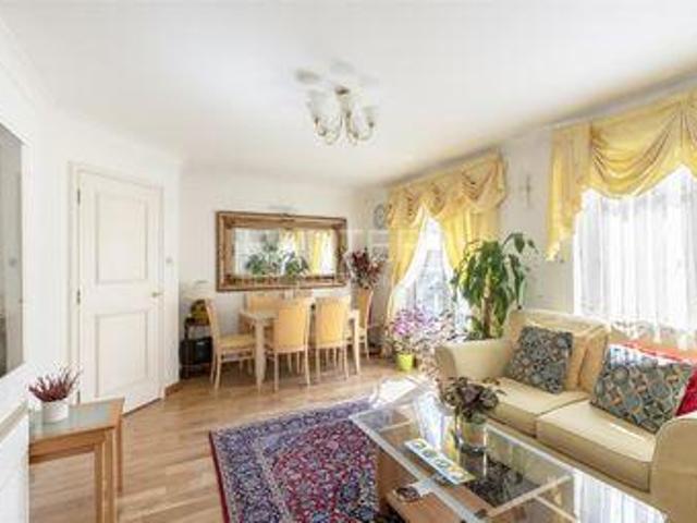 2 Bedrooms Flat for sale in Admiral Walk, London W9