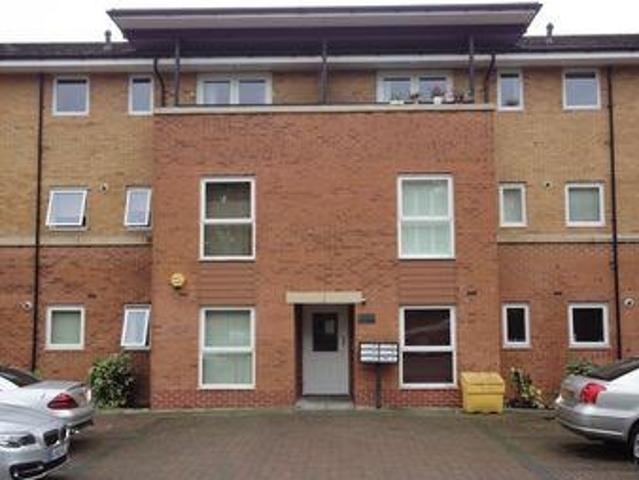 2 Bedrooms Flat for sale in Admiralty Close, West Drayton UB7