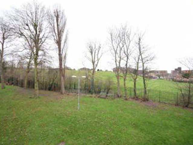 2 Bedrooms Flat for sale in Ainsworth Close, London NW2