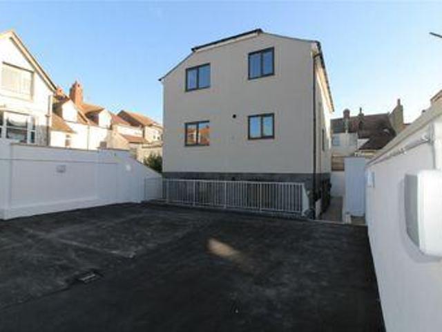 2 Bedrooms Flat for sale in Alten Court, 13A Wilton Road, Bexhill On Sea TN40