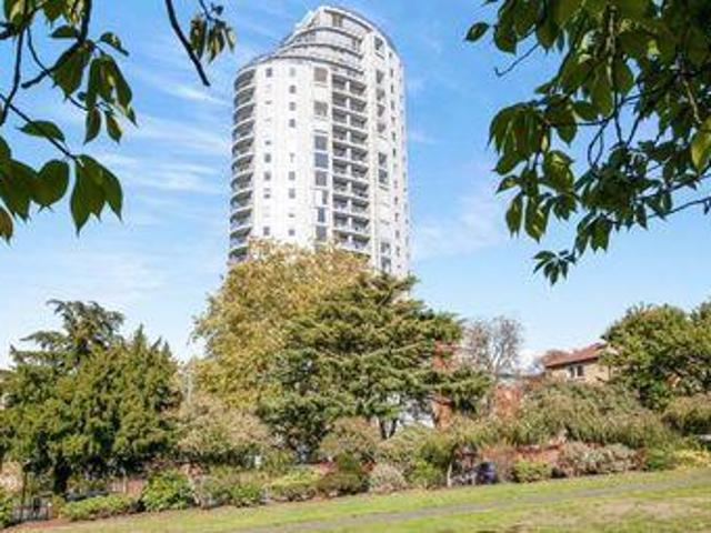2 Bedrooms Flat for sale in Altyre Road, Croydon CR0