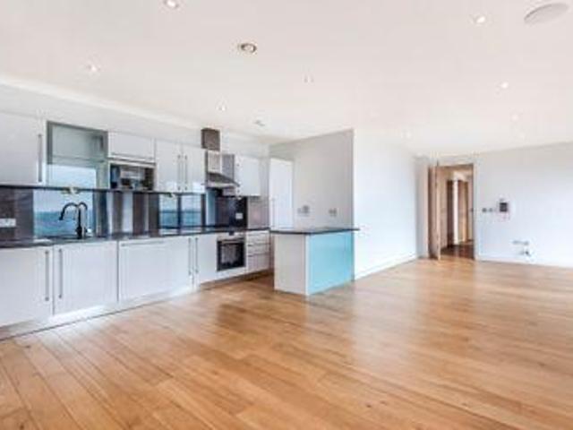 2 Bedrooms Flat for sale in Altyre Road, Croydon CR0