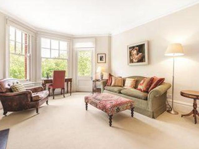 2 Bedrooms Flat for sale in Albert Bridge Road, London SW11