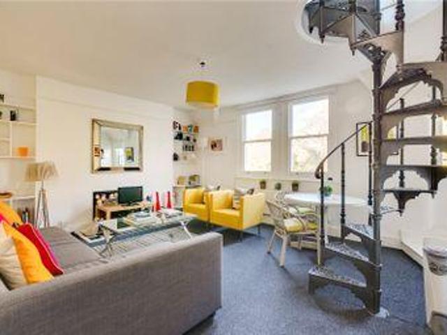2 Bedrooms Flat for sale in Albert Bridge Road, London SW11