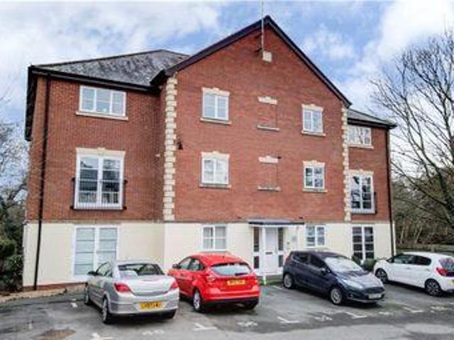 2 Bedrooms Flat for sale in Alder House, Lucas Court, Leamington Spa CV32