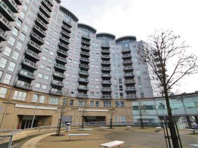 2 Bedrooms Flat for sale in Alencon Link, Basingstoke RG21