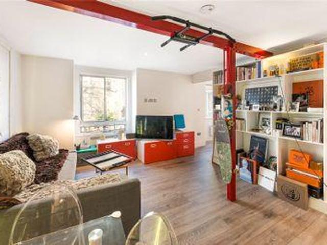 2 Bedrooms Flat for sale in Alexander Mews, London W2