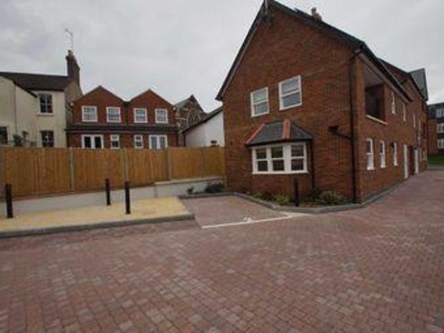 2 Bedrooms Flat for sale in Alexandra Road, Hemel Hempstead HP2