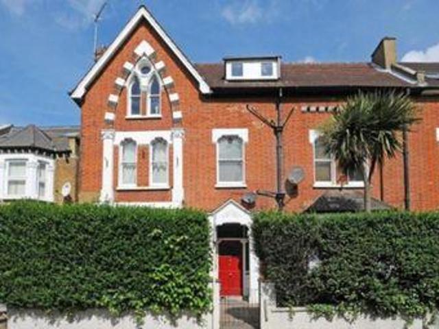 2 Bedrooms Flat for sale in Alexandra Road, London SW19