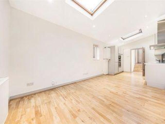 2 Bedrooms Flat for sale in Alexandra Road, London SW19