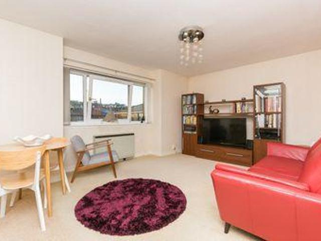 2 Bedrooms Flat for sale in Allanfield, Brunswick, Edinburgh EH7
