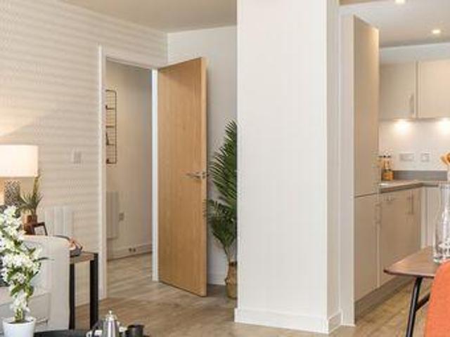 2 Bedrooms Flat for sale in ´´Apartment´´ at Grand Parade, High Street, Crawley RH10