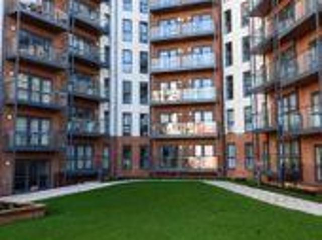 2 Bedrooms Flat for sale in ´´Apartment´´ at Grand Parade, High Street, Crawley RH10