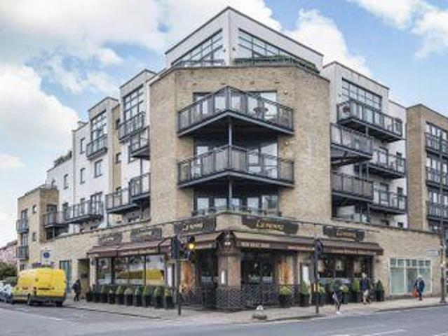 2 Bedrooms Flat for sale in Apartment Carrington House, Wimbledon SW19