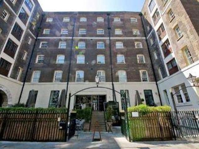2 Bedrooms Flat for sale in Apartment 1 Tapestry Building, 16 New Street, London EC2M