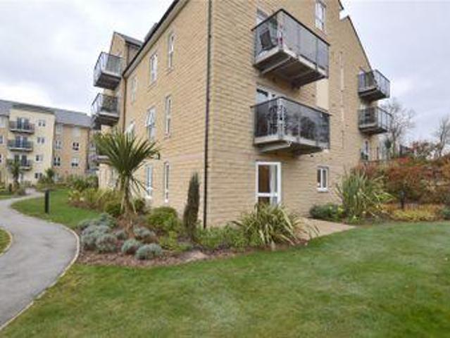 2 Bedrooms Flat for sale in Apartment 6, Thackrah Court, 1 Squirrel Way, Leeds, West Yorkshire LS17