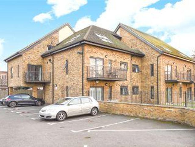 2 Bedrooms Flat for sale in Apartment 7, Oak Tree Court, Broadfields, Harrow HA2