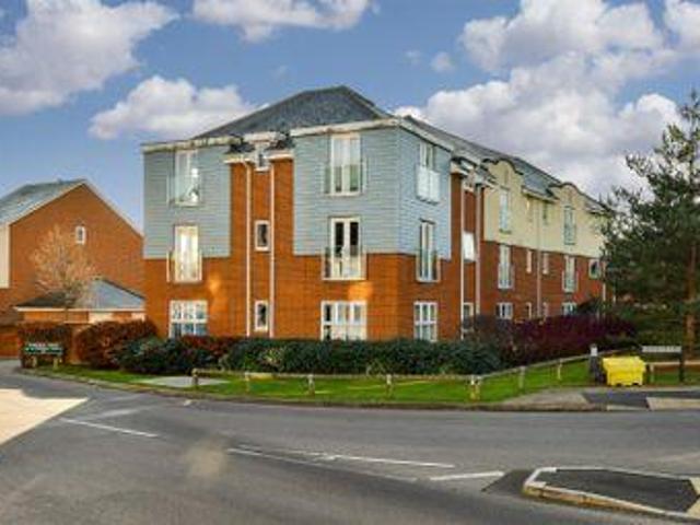 2 Bedrooms Flat for sale in Approach House, 2 Foxboro Road, Redhill RH1
