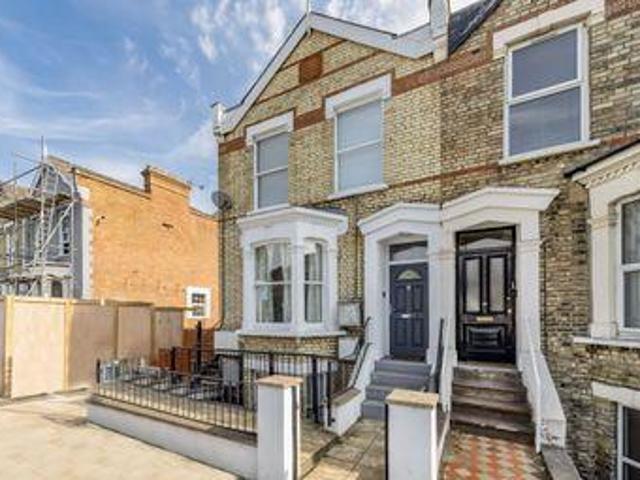 2 Bedrooms Flat for sale in Archway Road, London N6