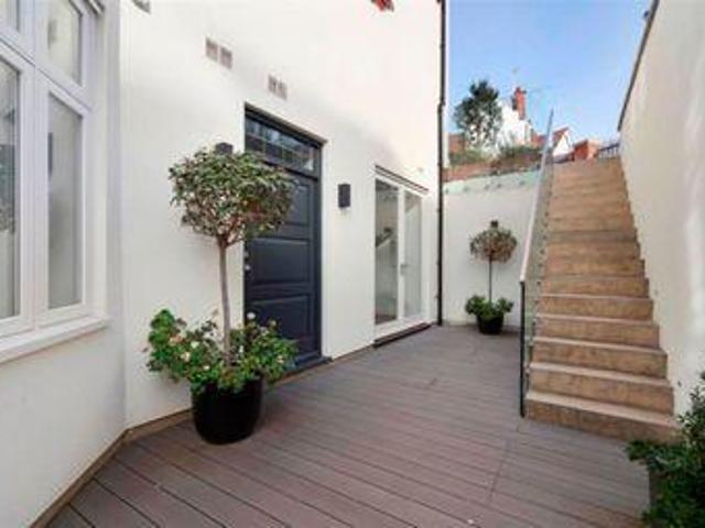 2 Bedrooms Flat for sale in Ardwick Road, London NW2