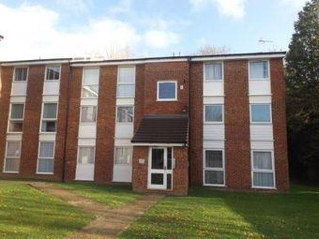 2 Bedrooms Flat for sale in Arkley Court, Arkley Road, Hemel Hempstead, Hertfordshire HP2