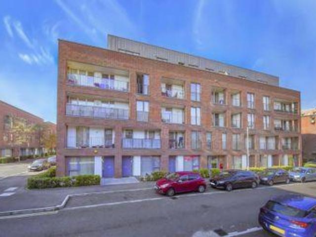 2 Bedrooms Flat for sale in Astor Court, Ripley Road, London E16