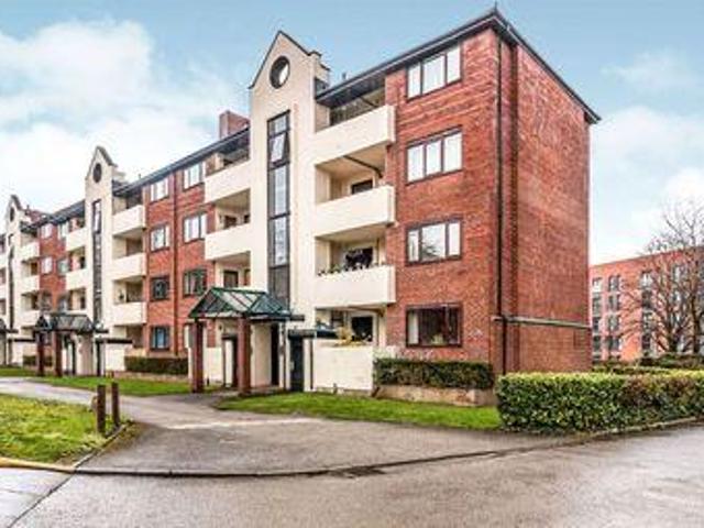 2 Bedrooms Flat for sale in Asgard Drive, Salford M5