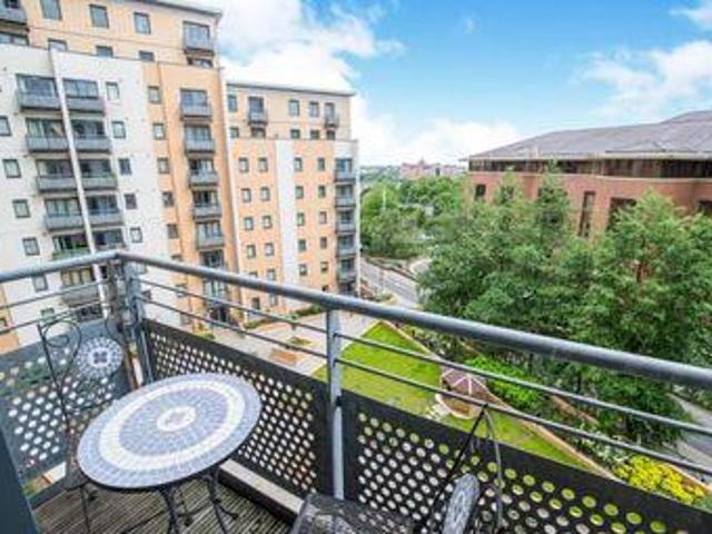 2 Bedrooms Flat for sale in Aspect 14, Elmwood Lane, Leeds, West Yorkshire LS2
