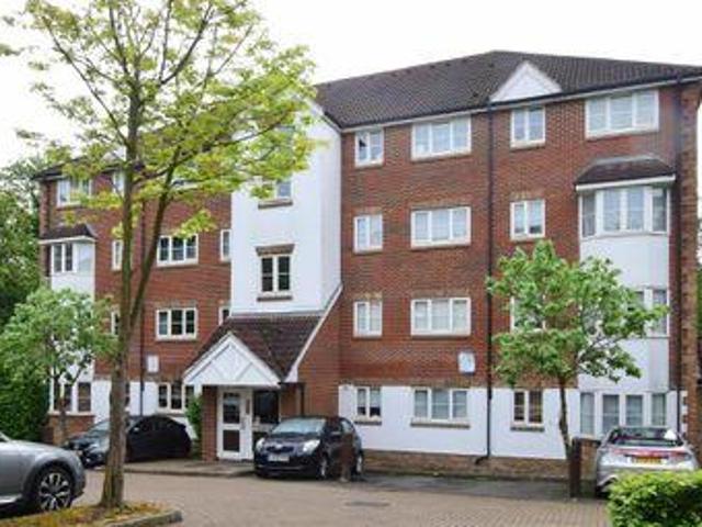 2 Bedrooms Flat for sale in Autumn Drive, Sutton, Surrey SM2