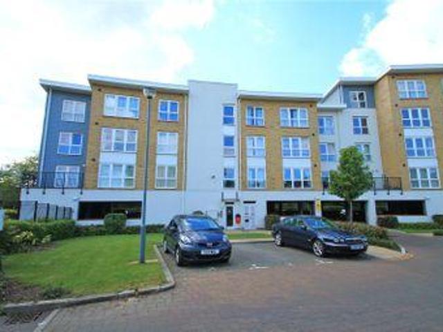 2 Bedrooms Flat for sale in Aurora Court, Romulus Road, Gravesend, Kent DA12